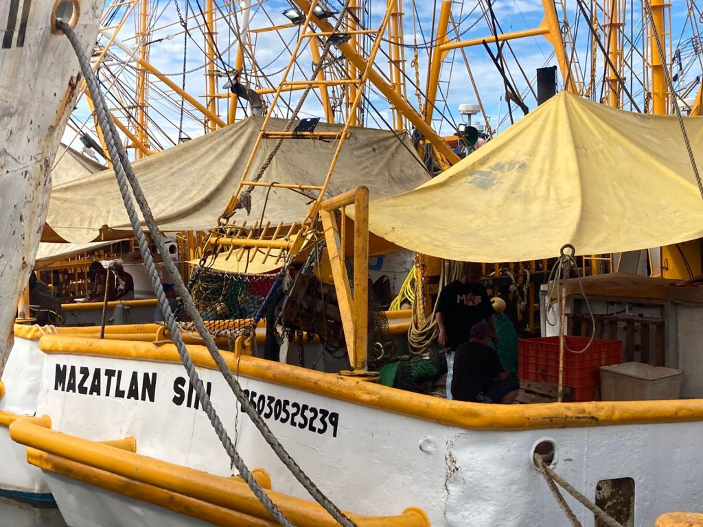 Hora de zarpar. Pescadores ‘empacan’ sus ilusiones para llevarlas a ...