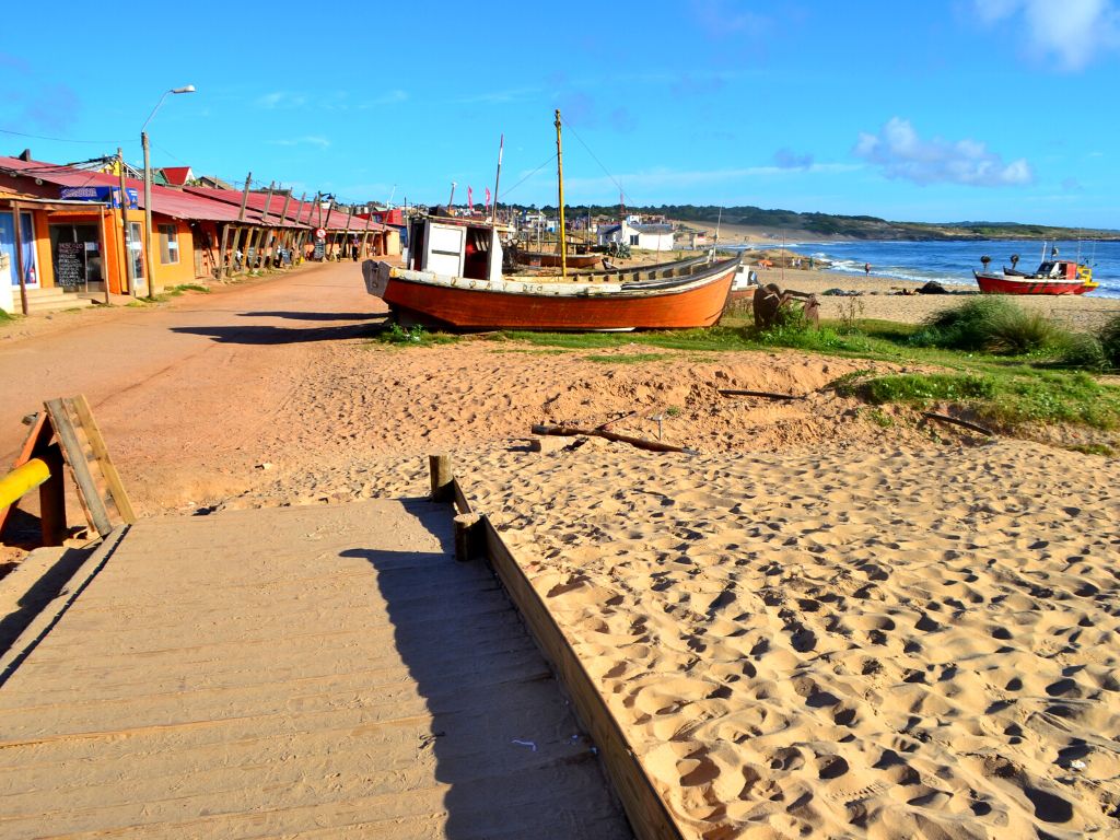 Punta del Diablo es destacado por Forbes como uno de los 50 mejores ...